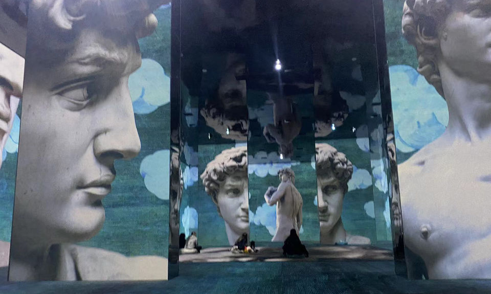 Awestruck @ Hi Tech Art; Paying Homage to the Wonders of Light | The ...