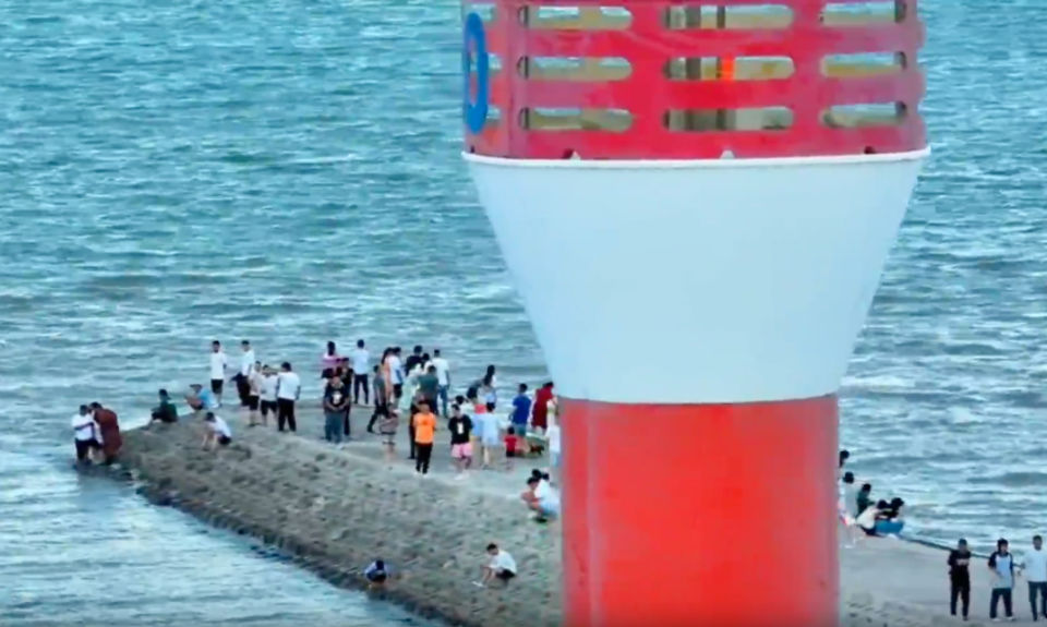 Nantong Lighthouse becomes Internet Celebrity Drawing Throngs of ...