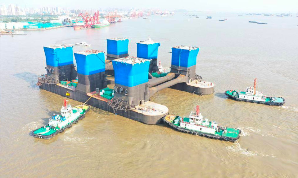 Yangtze River’s Largest Deep Sea Semi Submersible Drilling Platform ...