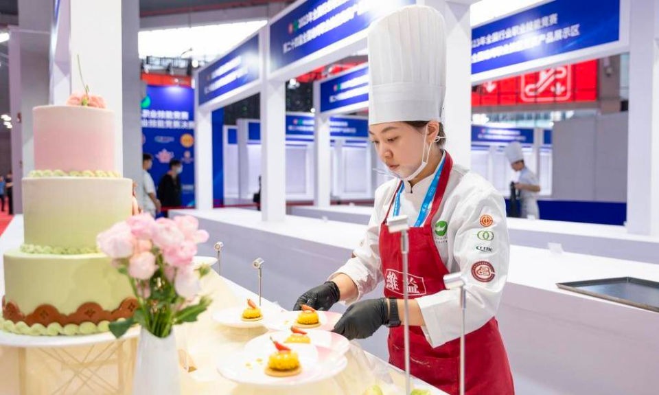 Nanjing Teacher Wins Gold Medal in Great China Bake Off Contest | The ...