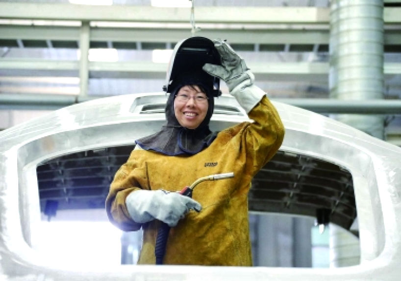 Female Nanjing Welder Makes it to Finals of National Craftsman Awards ...