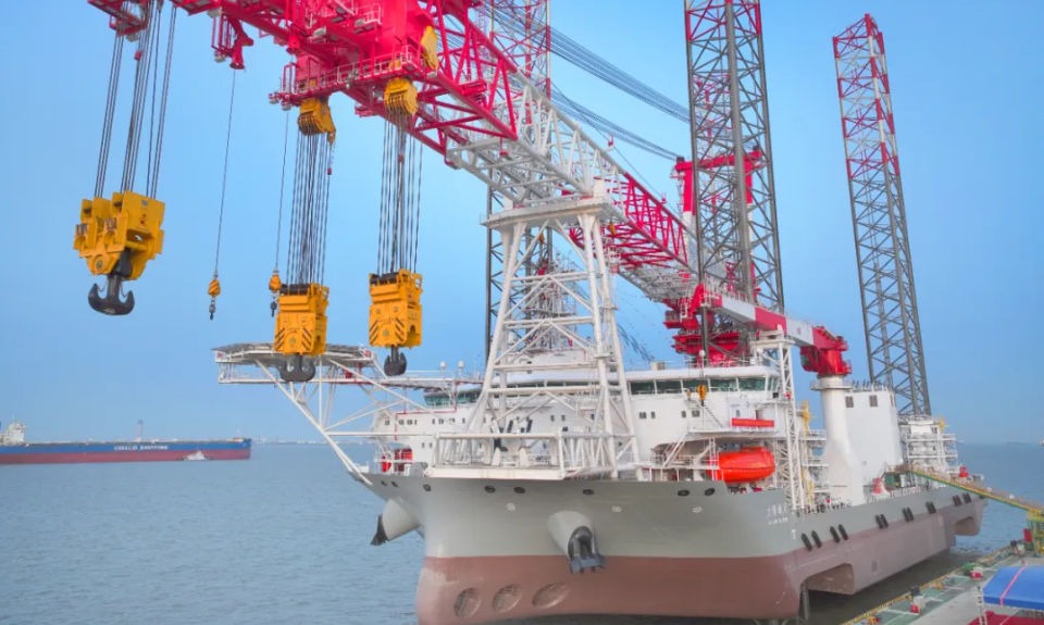131 Metre Long Legs! Nantong Launches Record Breaking Wind Power Ship ...