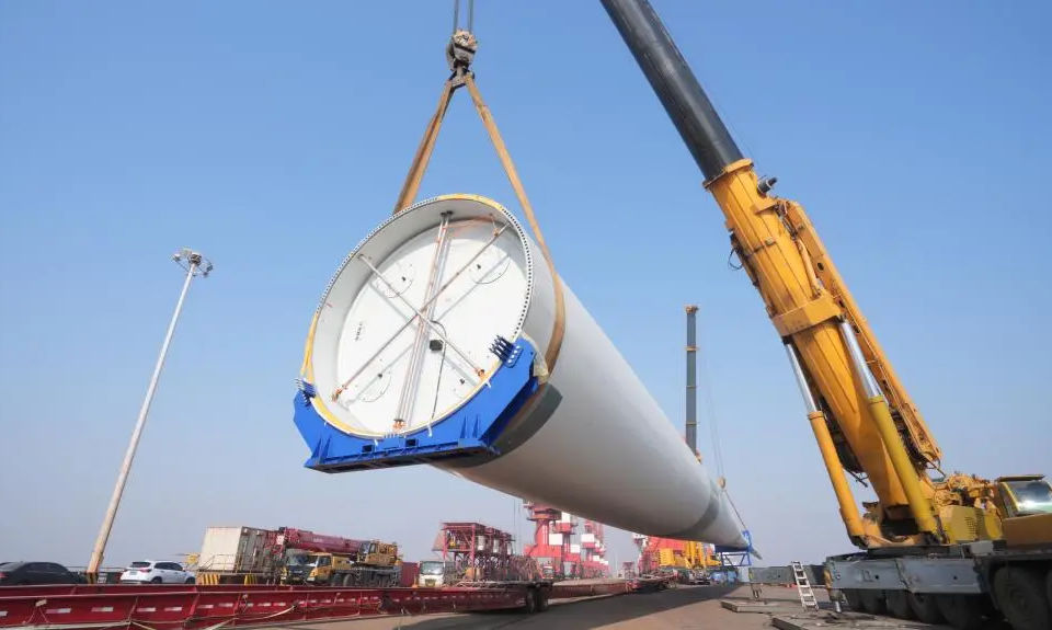 147 Metres! Longest Wind Turbine Blade in China Arrives in Yancheng ...